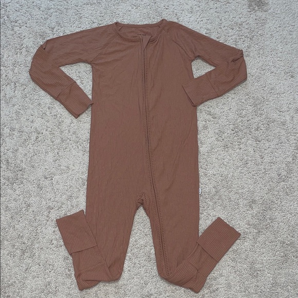 Little Sleepies | One Pieces | Euc Little Sleepies Ribbed Brown Zippy ...